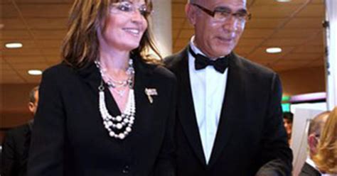 Sarah Palin Criticizes Calif Ag At Gala Dinner Cbs News