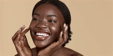 Natural Makeup Tips On Dark Skin Popsugar Beauty