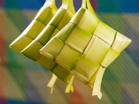 Premium Photo Close Up Of Leaves Hanging Over Table