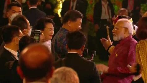 Watch PM Narendra Modi Chinese President Xi Jinping Exchange