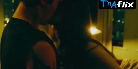 Anne Hathaway Underwear Scene In The Idea Of You