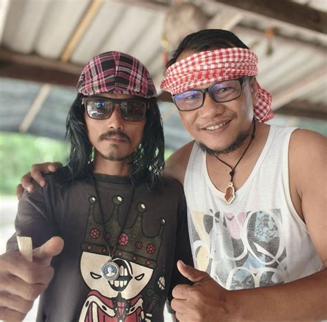 แม่หม้ายตามเลยวันนี้ หรอยแหละเขา วัยรุ่นตัดยางรูปหัวใจ วัยรุ่นขาล่อง