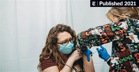 More Hospitals Impose Vaccine Mandates For Employees The New York Times