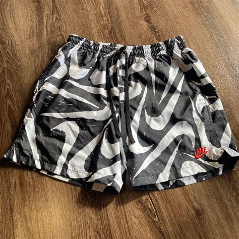 Nike 水陸両用 ハーフパンツ M メルカリ