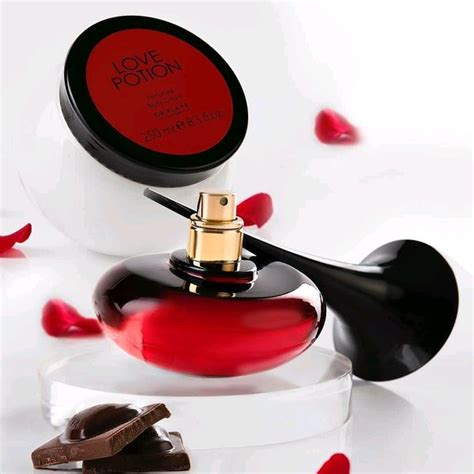 فروشگاه اینترنتی محصولات اوریفلیم آرایشی و بهداشتی و عطر