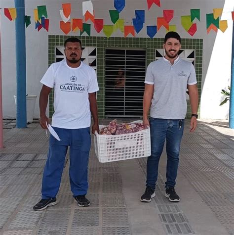 CARNE CAPRINA MARCA DA CENTRAL DA CAATINGA CHEGA ÀS ESCOLAS