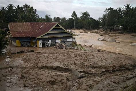 SAINS Apa Itu Banjir Bandang Ini Penjelasan Karakteristik Dan