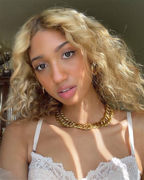 The Official Website For Morgan Lynzi
