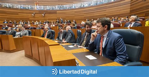 El pleno de las Cortes comenzará con la lectura del artículo 2 de la