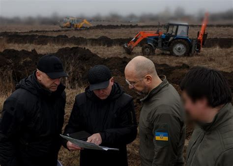 Шмигаль назвав суму витрачену на оборонні рубежі