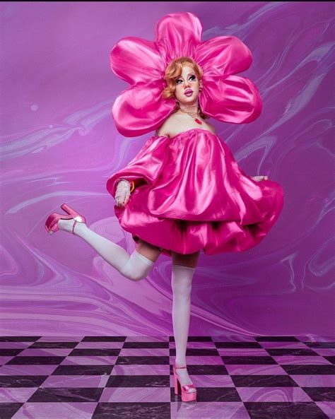 Pin By Alon Taylors Version On Drag Drag Queen Outfits Races