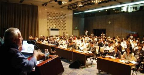 어린이놀이터 안전성 확보를 위한 국제심포지엄