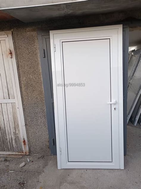 Алуминиева врата с каса и перо Врати дограма щори тенти Варна Алуминиева врата с от