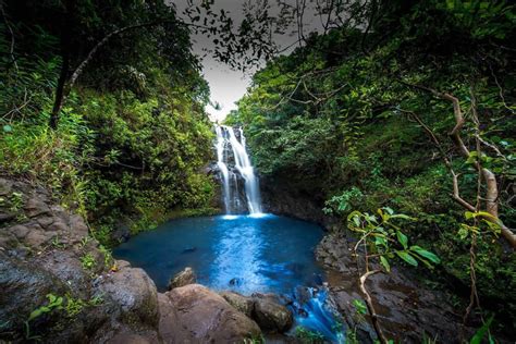 11 Stunning Waterfalls In Oahu You Can Hike To Going Awesome Places