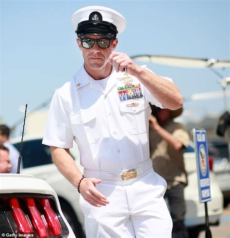 Eddie Gallaghers Fellow Navy Seals Describe Him As Evil Daily Mail