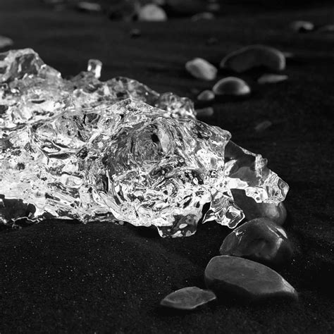 Alu Dibond Wandbild Diamond Beach Island schwarz weiß