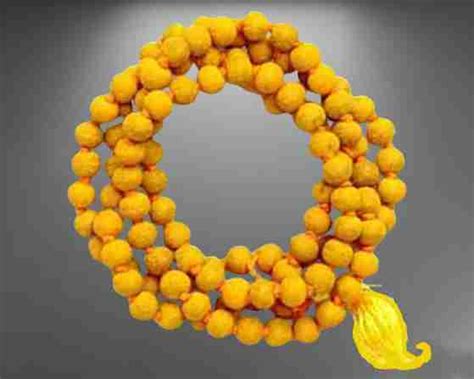 Haldi Ki Mala Ke Fayde हल्दी की माला पहनने या माला जप करने के 12