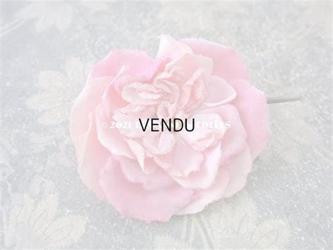 アンティーク ピンクの薔薇の布花 コサージュ クオーター・ロゼット咲き Les Annees Folles