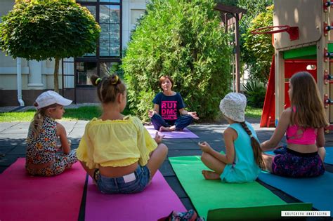 Дитяча йога та йога для підлітків в Одесі Освітній простір «Мрія