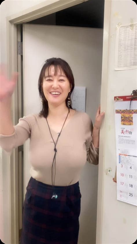 竹中知華さんのインスタグラム動画 竹中知華instagram 「🌸華華天国🌼 明日のコーナーは ⭐️運動報告←件名 マラソン 筋トレ し