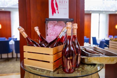 Kempinski Hotel Khan Palace Ulaanbaatar Бороо шивэрсэн өглөөний мэнд Ажлын сүүлийн өдрийг