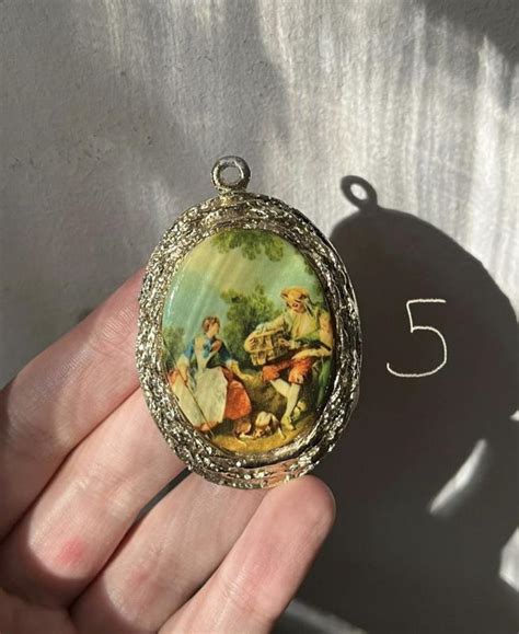 Винтажная подвеска с картиной довольно массивное украшение около 70 ти гг — цена 200 грн в