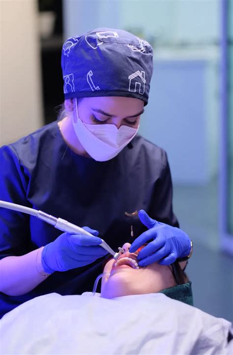 دکتر فهیمه شاهرخی خدمات دندان پزشکی با بهترین کیفیت و نازل ترین قیمت