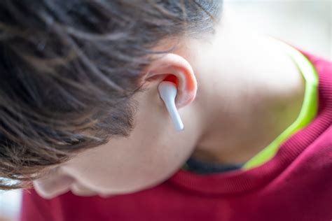 Bluetooth Earbuds Cause Brain Cancer Snopes Com