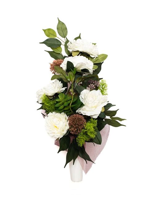 Rosas brancas de jardim para este magnífico buquê de cemitério Buquês de cemitério Ohmyflor Oh