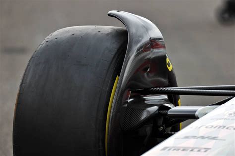 F1、2022年のピットストップはフローデフレクターで困難に？ 【 F1 Gate Com