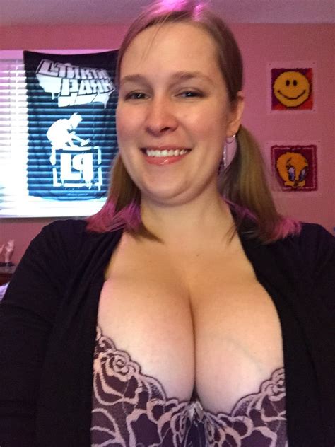 Smiley Emma On Twitter Boobs You Want Em I Got Em Heading Online
