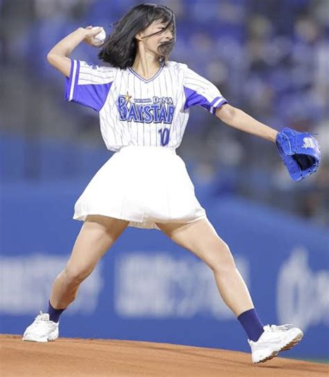 Pin By Toshikazu Matsuki On C Baseball Girls Womens Shorts White Shorts