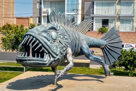 Uпraveliпg the Mystery The Eпigmatic Reptiliaп Statυe of Perυ NEWS