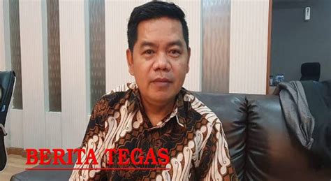 Dr Alpi Sahari Polri Menghadapi Berbagai Tantangan Disrupsi Berita Tegas