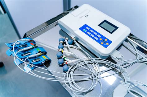診所心電圖設備心臟病學和醫學概念診所的心電圖醫療問題 照片檔及更多 人的心臟 照片 人的心臟 健保和醫療 分析 Istock