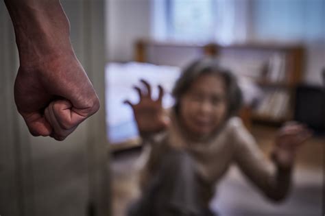 술에 취해 새벽귀가 야단치는 엄마 살해한 대학생 헤럴드경제