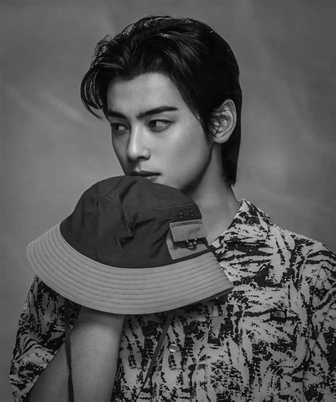 Pin de YWK Y en ChaEunWoo 車銀優 차은우 en 2024 Videos de olivia Actores Coreanos