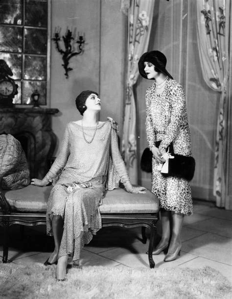 19 Razones Por Las Que La Moda De Los Años 20 Te Hará Querer Viajar A Través Del Tiempo Moda