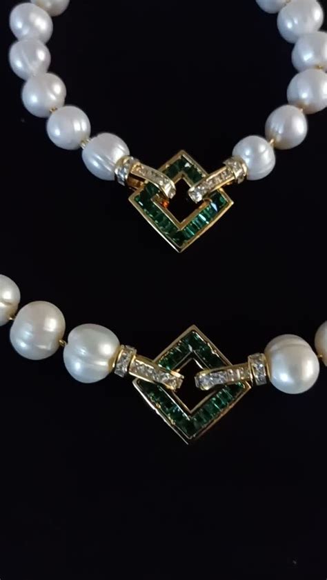 Nakosi Nakosi ბაროკოს მარგალიტი და მოოქროვილი ფურნიტურა Instagram