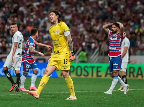 Ouça ao vivo Corinthians e Fortaleza se enfrentam pelas semifinais da