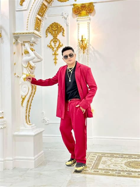 ខេមរៈ សិរីមន្ត ជួបបុរសសង្ហា ធ្លាប់សាក់រូប ខេមរៈ ស្រីពៅ រំភើបខ្លាំង Khmerload Cambodia Latest