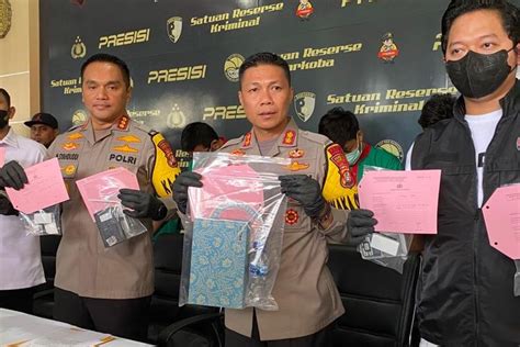 Foto Berulang Kali Konsumsi Narkoba Ibra Azhari Terancam Dihukum