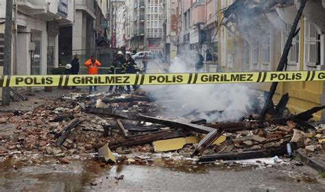 Osmanlı dönemine ait tarihi bina alevlere teslim oldu Çanakkale Gündem