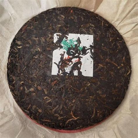 【茶掌櫃】01年易武野生茶王餅張毅監制珍藏青餅煙香普洱茶易武正山357克 Yahoo奇摩拍賣