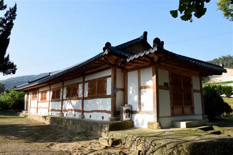 박해받던 천주교인들의 안식처 원주 흥업성당 대안리 공소