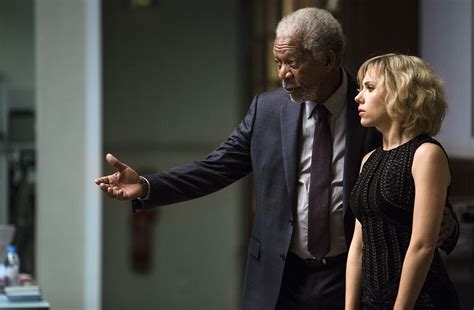 Photo De Scarlett Johansson Lucy Photo Morgan Freeman Scarlett