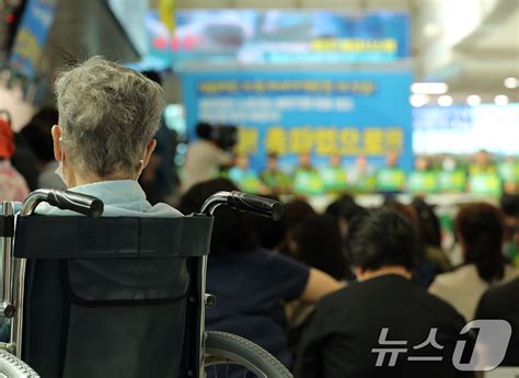 파업 지켜보는 환자들 뉴스1