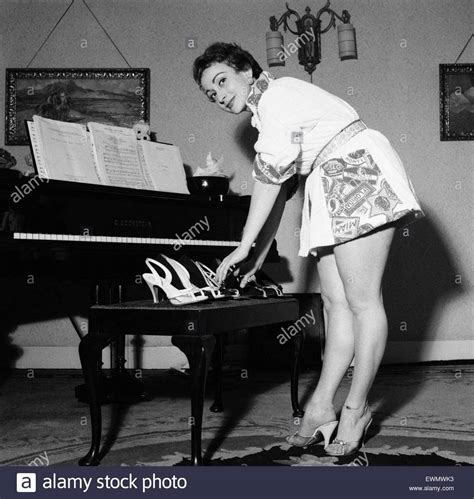 Cherry Wainer Feet 8 Photos