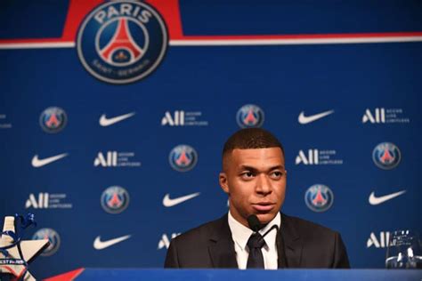 Psg Mbappé Suivez La Conférence De Presse De Kylian Mbappé En