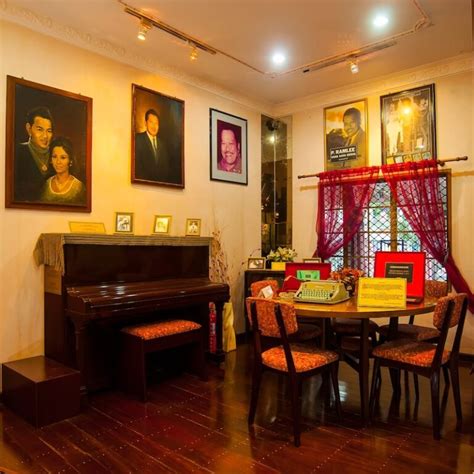 Harga Memorial P Ramlee 2025 Murah Bila Beli Online